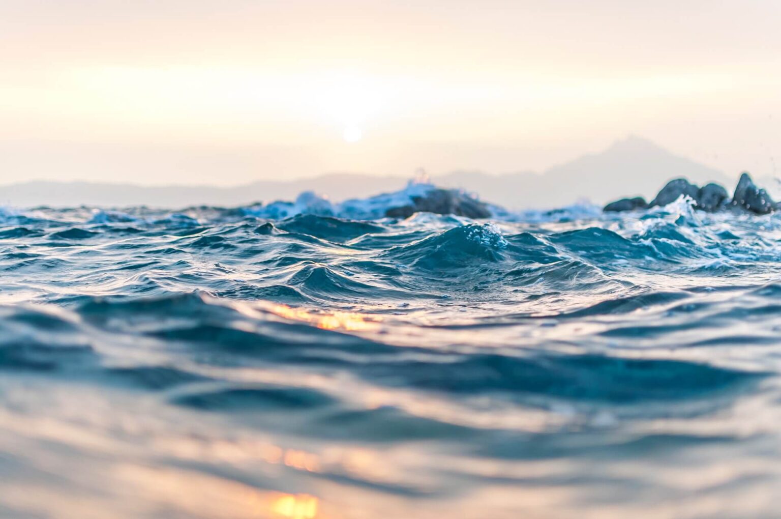 How Gold Coast Currents, Reefs & Weather Affect Fishing